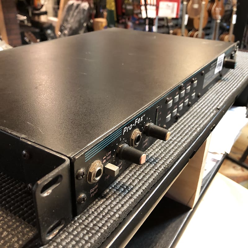 Peavey Pro-Fex Programmable MIDI Multi-Effects Preamp Rack | Reverb