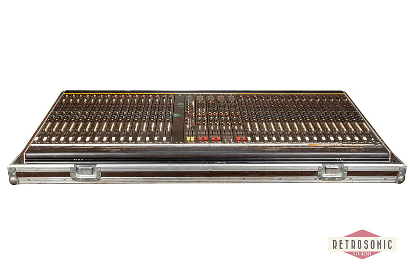 Soundcraft Series 800 32/8/2 Analog Mixing Console. | Reverb Canada