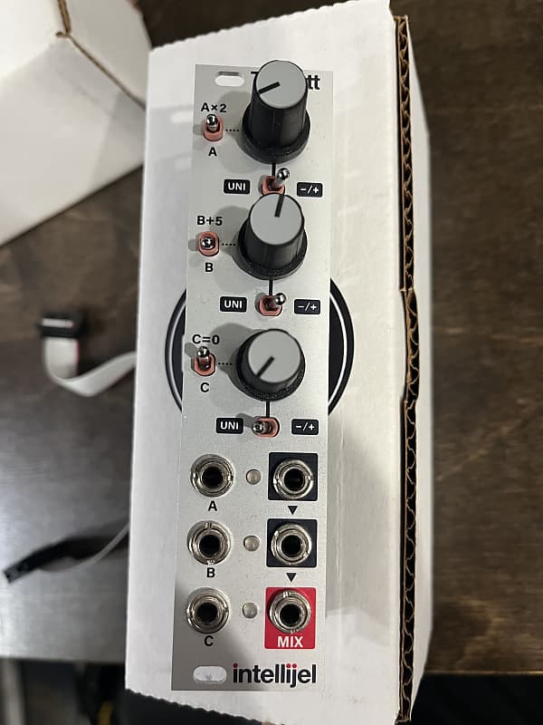 Intellijel Triplatt attenuator, inverter, cv mixer | Reverb