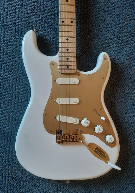 Gilmour 0001 Stratocaster Tribute Guitar (Fender parts + EMG) | Reverb