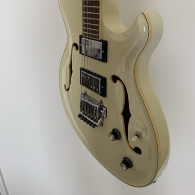 Yamaha Wes Borland CV820WB White | Reverb