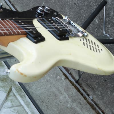 Mosrite the Vintage built in amplifier white | Reverb