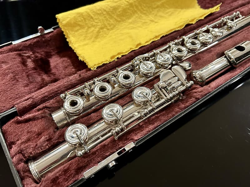 Yamaha YFL 581H Solid Silver Flute | Reverb