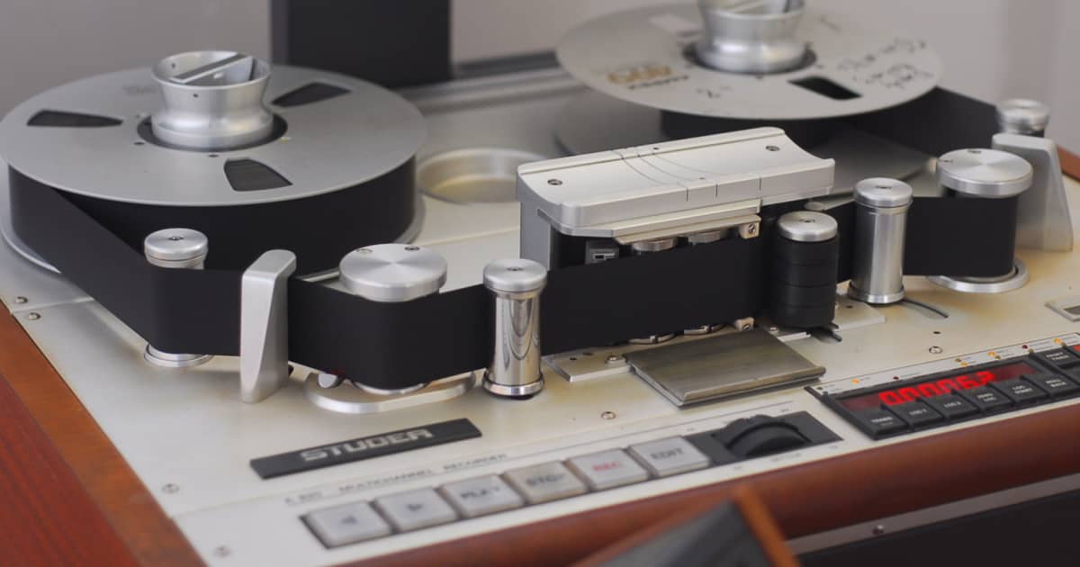 Analog vs. Digital: How Does it Actually Impact | Reverb News