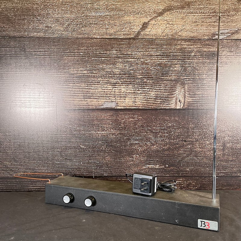 B3 Deluxe Theremin Synthesizer (Hollywood, CA) | Reverb