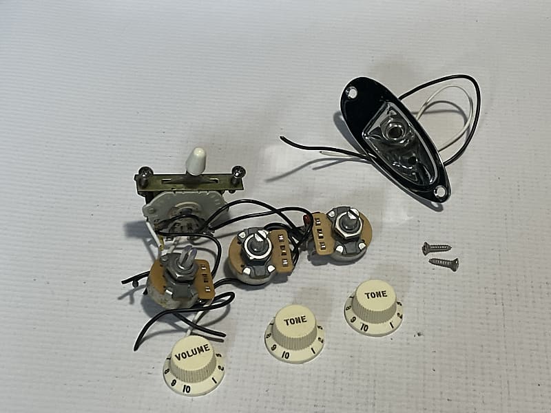 2000's MIM Fender Mexican Standard Stratocaster | Reverb Australia