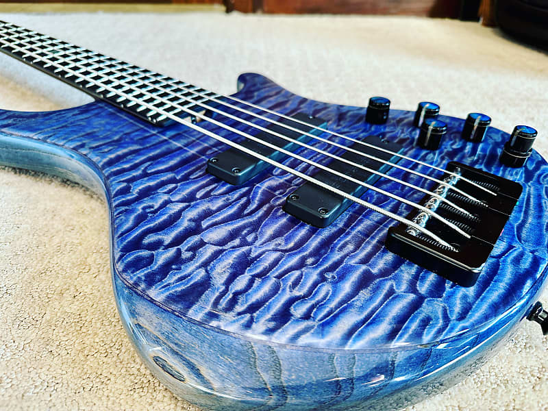 Roscoe SKB Masterbuilt 2023 AAAA Quilt Maple Gloss 5 string | Reverb