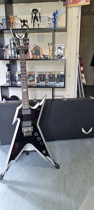 Dean Razorback 2007 Black With Silver Bevel | Reverb