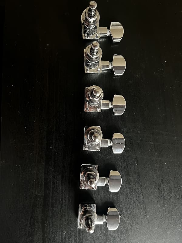 Fender American Professional Staggered tuning machines - | Reverb