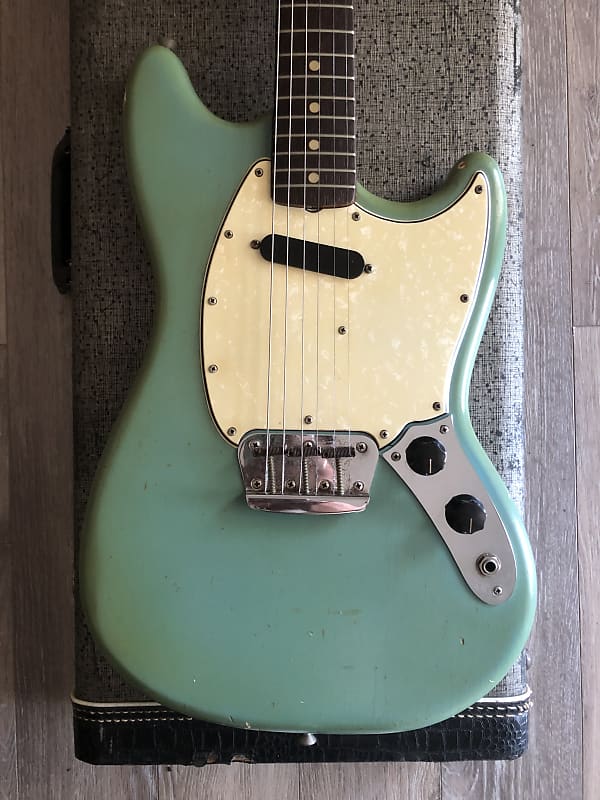 Fender Musicmaster 1965 - Daphne Blue | Reverb UK