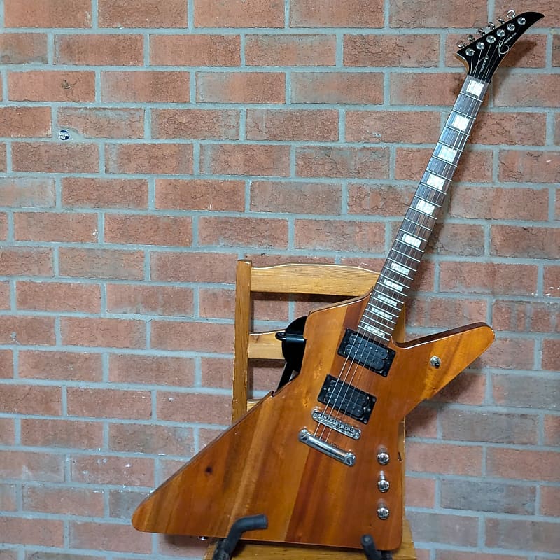 Peavey Rotor EXP 2000's in Natural Wood - Explorer Body shape | Reverb