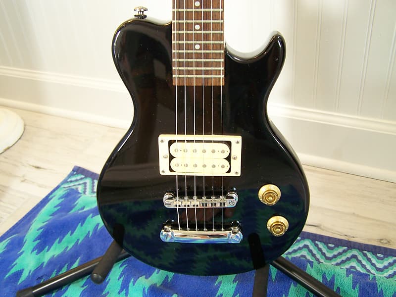 Greg Bennett Avion LP, model MAV-1, Mini 1/2 Size Electric | Reverb