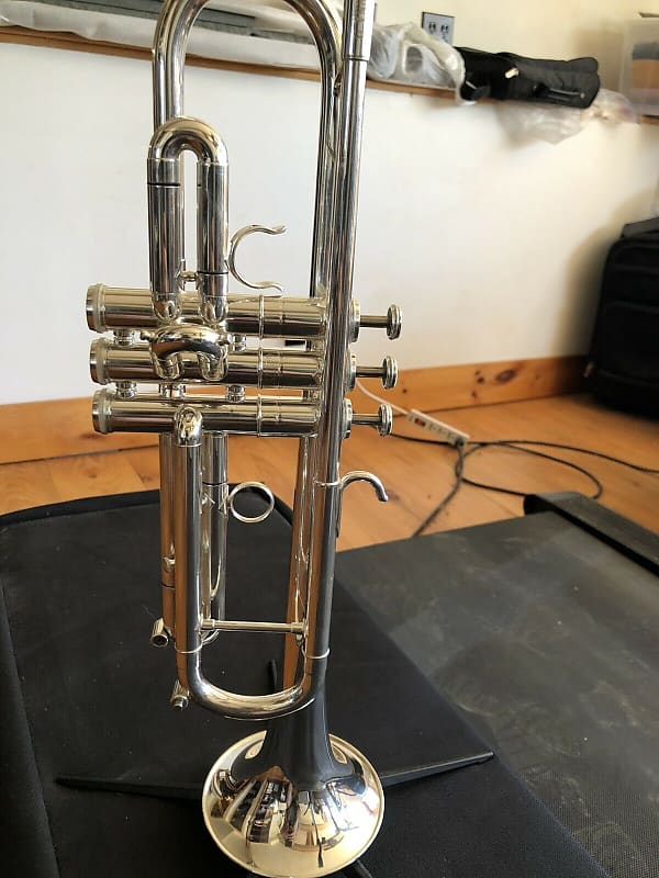 Getzen Getzen 1200-M2 Eterna II Bb Trumpet Silver | Reverb