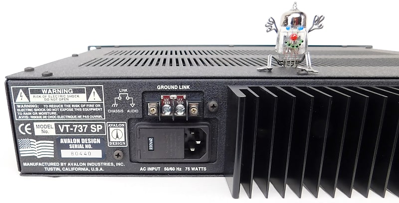Avalon VT-737 SP Black Tube Mic Preamp Comp EQ + Neuwertig + Avalon VT-737 SP Black Tube Mic Preamp Comp EQ + Neuwertig +