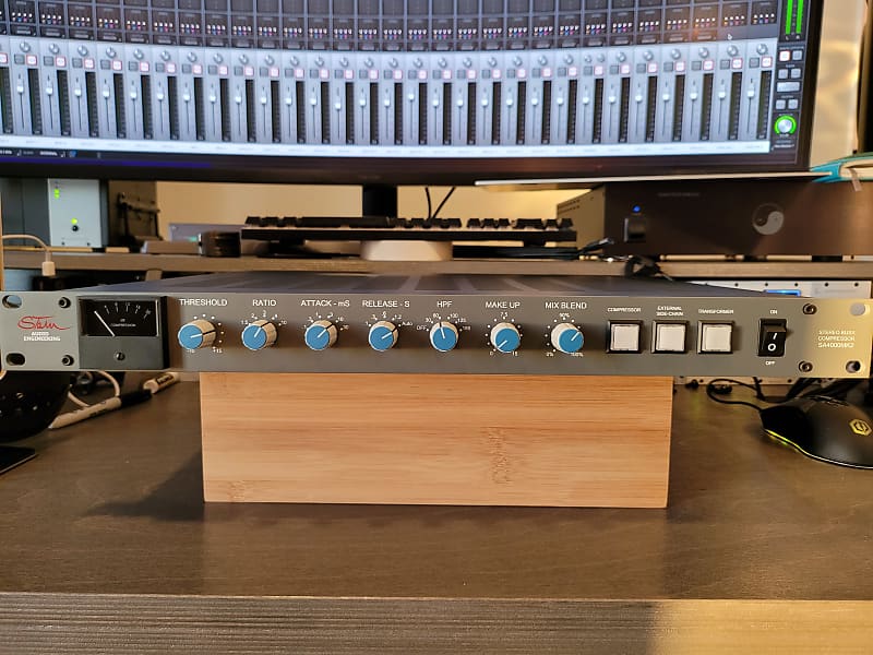 Stam Audio SA4000 MK2 – Analog VCA Stereo Buss Compressor | Reverb