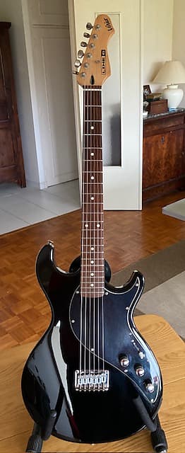 Line 6 Variax 300 - Black | Reverb