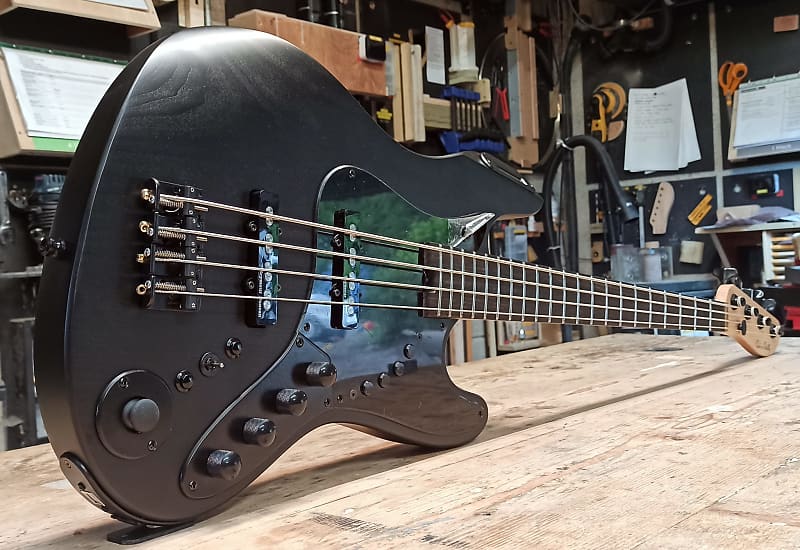 Rob O’Reilly MIDI Bass Guitar | Reverb