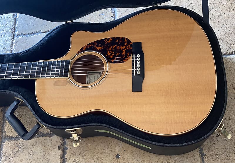 Larrivee LV-03E 2006 Cutaway Acoustic Electric Guitar, Solid | Reverb