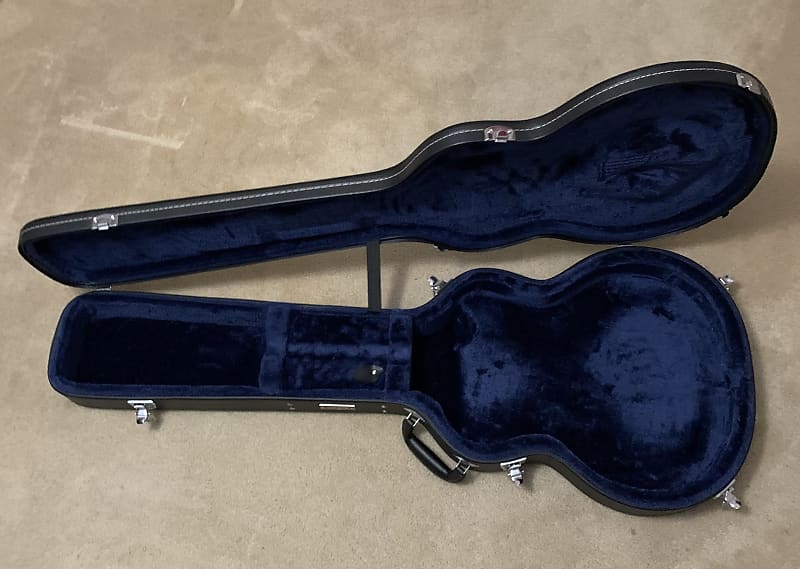 Guild Starfire Bass Black Case with Blue Plush interior | Reverb