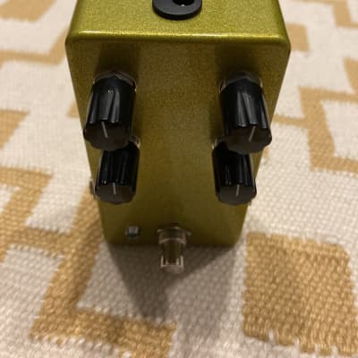 DIY Emerald Green Distortion Machine | Reverb