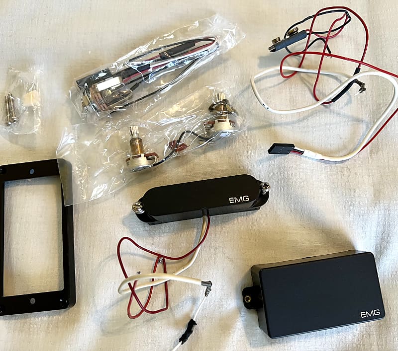 EMG set - black | Reverb