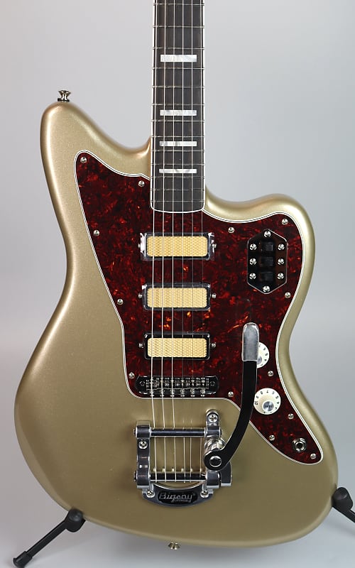 Used 2022 Fender Gold Foil Jazzmaster Shoreline Gold | Reverb