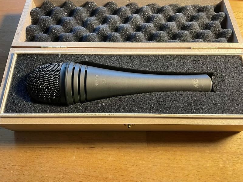 Microtech Gefell MD110 high end handheld dynamic microphone | Reverb