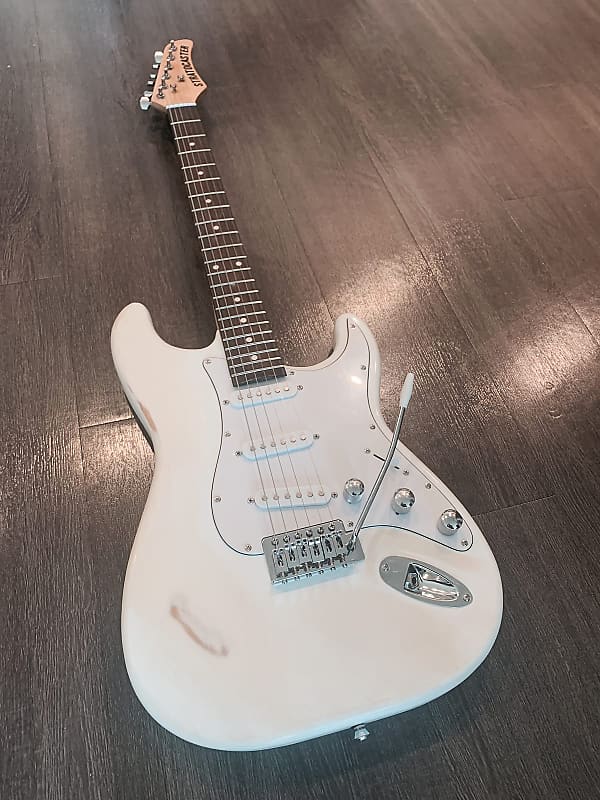 Custom Stratocaster - Vintage White | Reverb