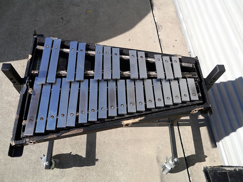 Musser M7646 M646 2.5 Octave Classic Orchestra Bells w/Hand | Reverb