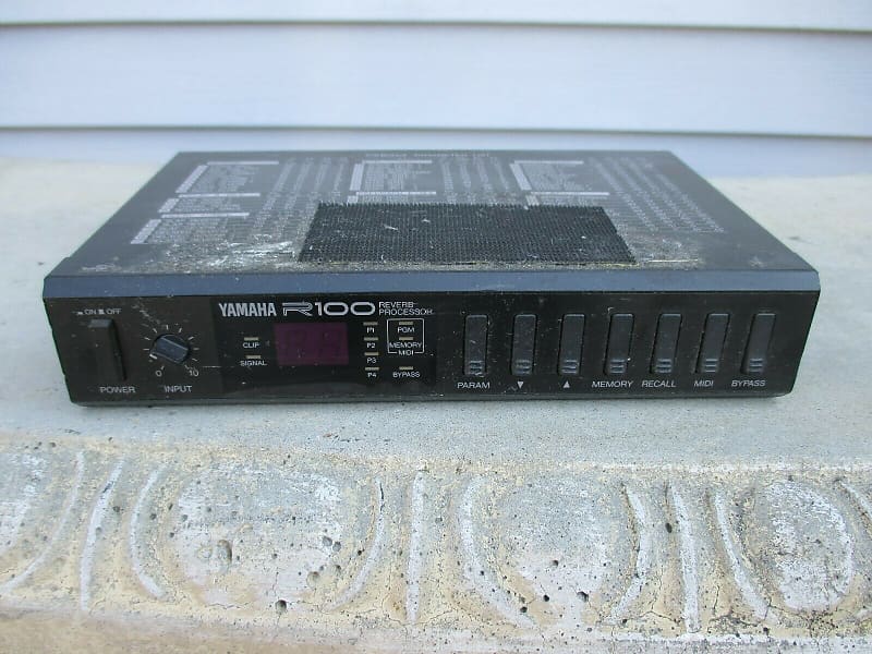 Yamaha R100 Black | Reverb