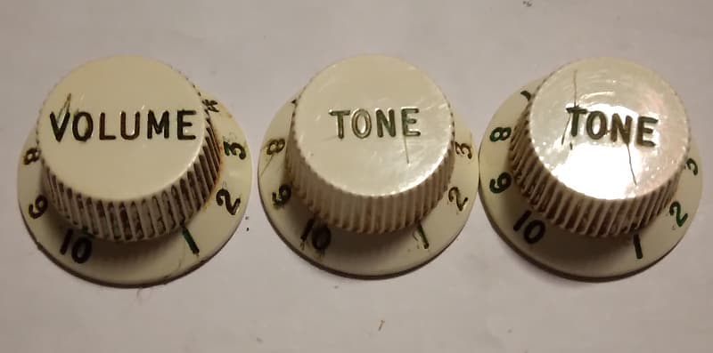 Set knobs fender stratocaster AVRI 1982/1988 white aged 3 | Reverb