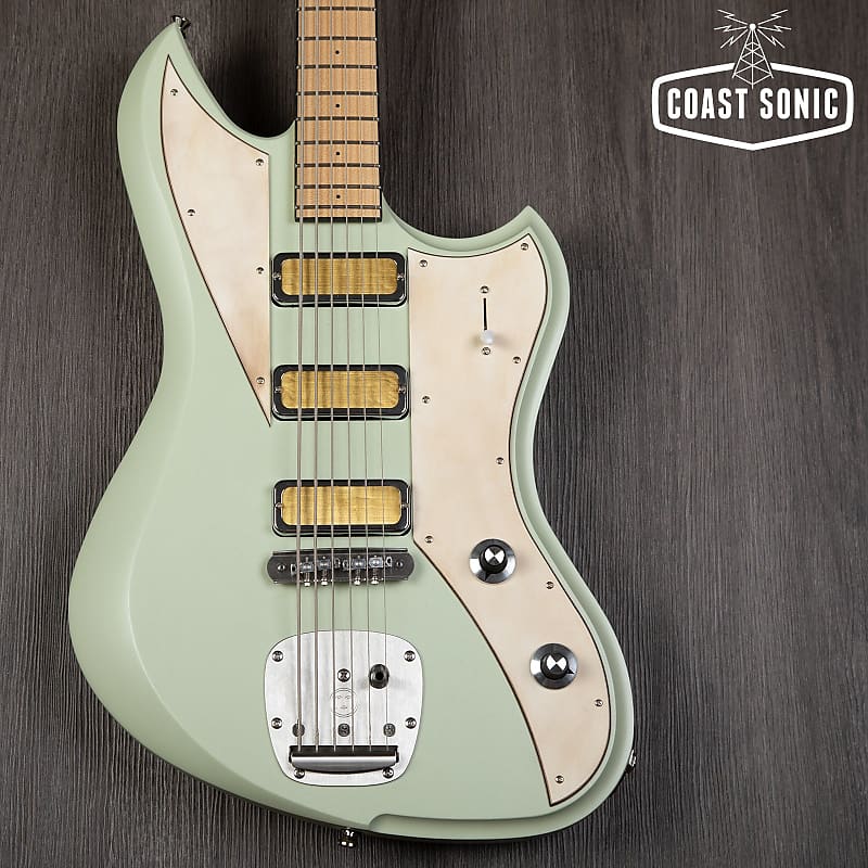 Dunable Guitars Yeti Bass VI Silvermint | Reverb