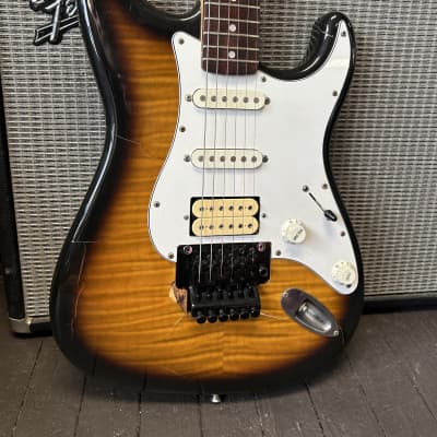 Squier By Fender SST-39 Silver Series Stratocaster w/ Foto Squier By Fender SST-39 Silver Series Stratocaster w/ Foto