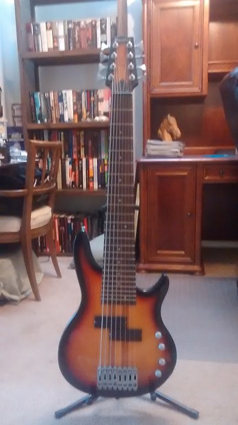 Maestro 8 string 2 Tone Sunburst | Reverb