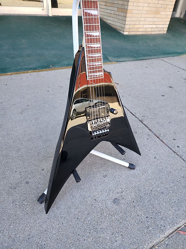 ESP LTD Alexi-200 | Reverb