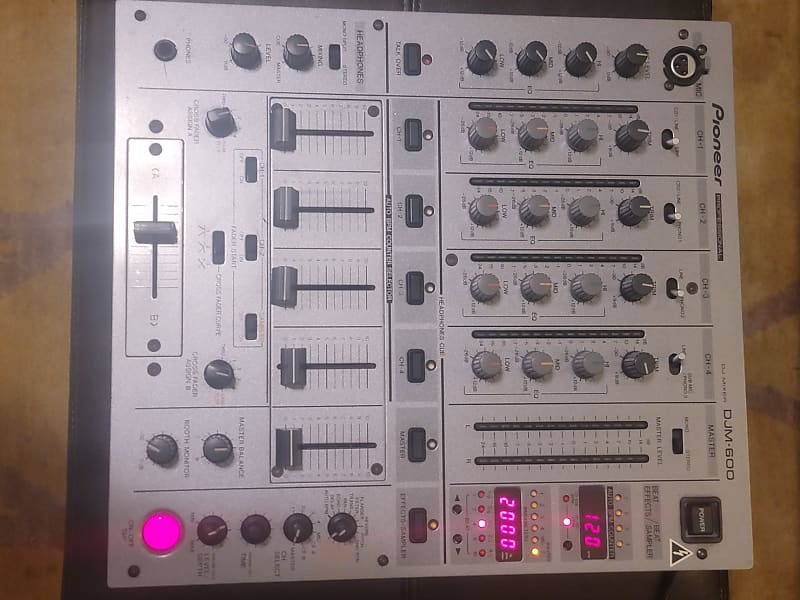 Pioneer DJM-600 | Reverb