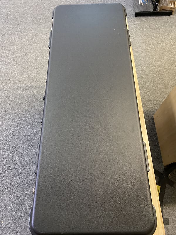 Road Runner Hard shell case Black | Reverb