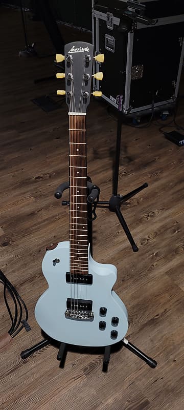 Larrivee RS-2 2009-2014 Sonic Blue | Updgrades | Bareknuckle | Reverb