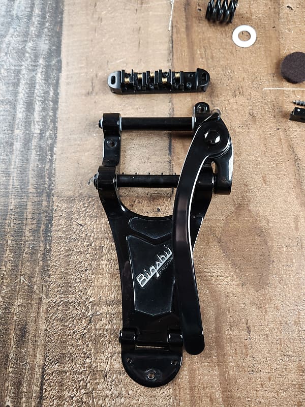Bigsby 086-8013-008 Bigsby B700 Black Vibrato Tailpiece For | Reverb