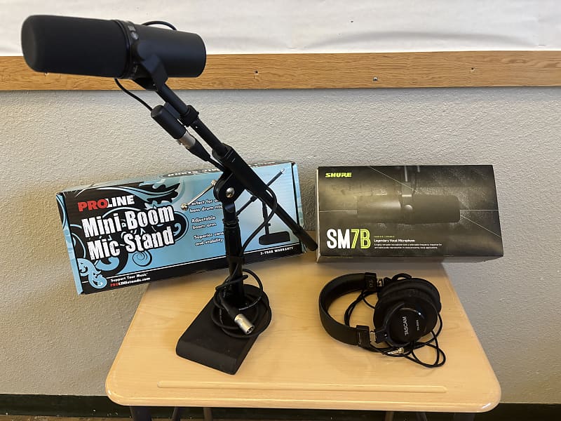 Shure SM7B Microphone Podcasting Bundle | Reverb
