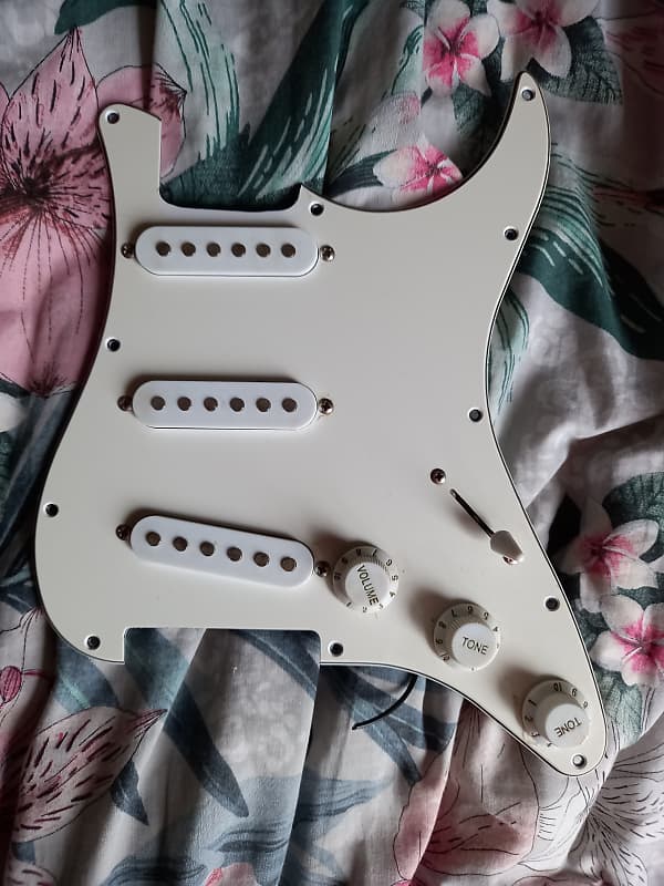 Encore Loaded Stratocaster SSS Scratchplate 1980s White | Reverb