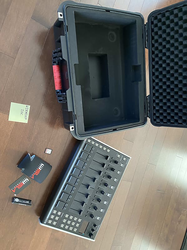 Isla Instruments S2400 - Black | Reverb