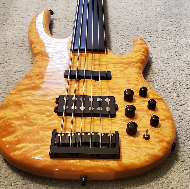 Carvin 6 String Fretless Electric Bass - Natural | Reverb