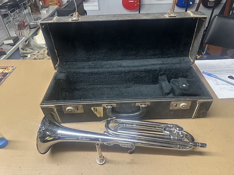 Getzen Titleist Bugle Trumpet USA | Reverb