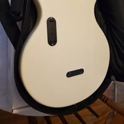 First Act VW Garage Master, White w/White Pearliod | Reverb