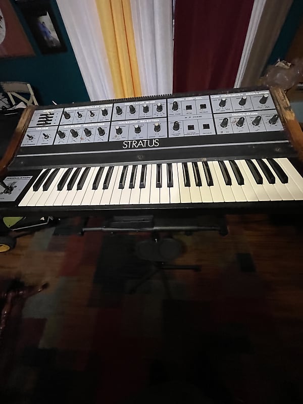 Crumar Stratus 1982 - Poor Powers up but... | Reverb