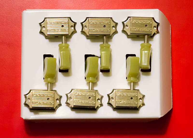 Authentic Gibson Deluxe Green Key Vintage Style Keystone | Reverb