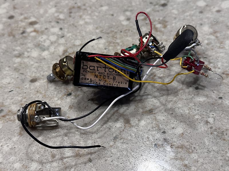 Bartolini NTCT-B Bass Preamp (w/ Mids Module) | Reverb UK