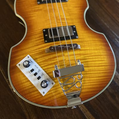 Rogue Violin Beatle Bass 2000 - Sunburst | Reverb