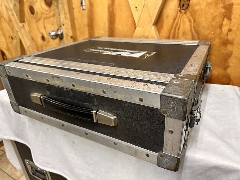 Anvil Two Space 2U Rack Case - 20"x18"x6" w/13" Shell | Reverb